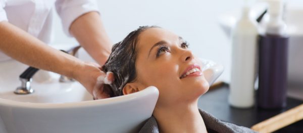 benefits-of-using-salon-shampoos-and-conditioners - Women Daily Magazine