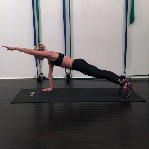 Get Your Body Into Shape With the 15-Day Plank Challenge - Women Daily ...