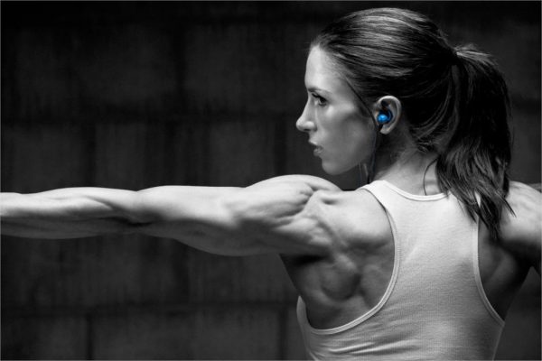 Top 5 Free-Hand Exercises for Building Muscles - Women Daily Magazine