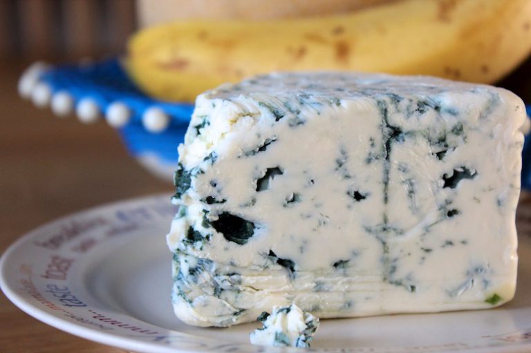 The 10 Best and Worst Cheeses for Your Health - Women Daily Magazine