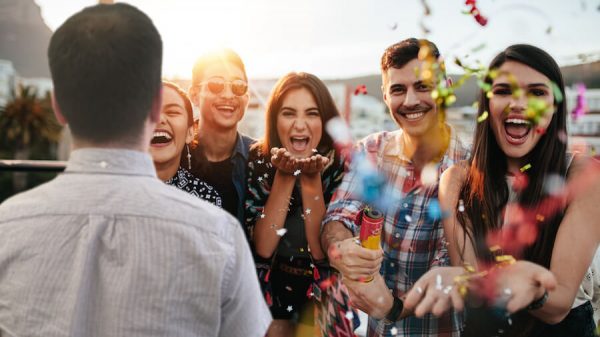 How to Throw a Leaving Party - Women Daily Magazine