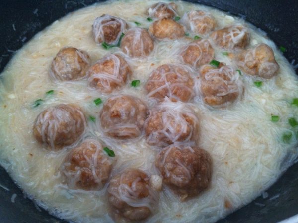 Misua Noodles & Meatballs Soup Recipe - Women Daily Magazine