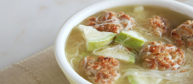 misua-noodles-meatballs-soup-recipe - Women Daily Magazine
